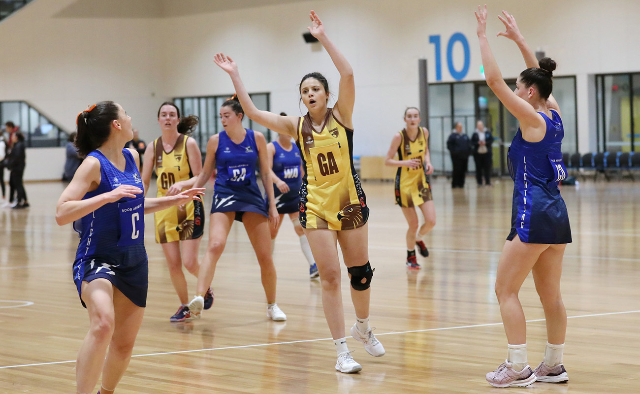 HAWKS 19/U HOLD ON IN NAILBITING WIN - Hawks Netball Club